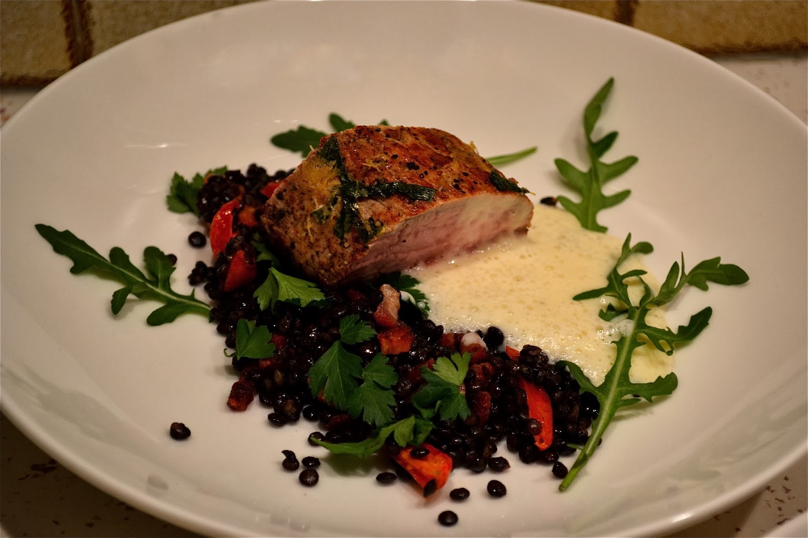 mmm recept: Kalvfilé med belugalinser, semitorkade cocktailtomater och ...