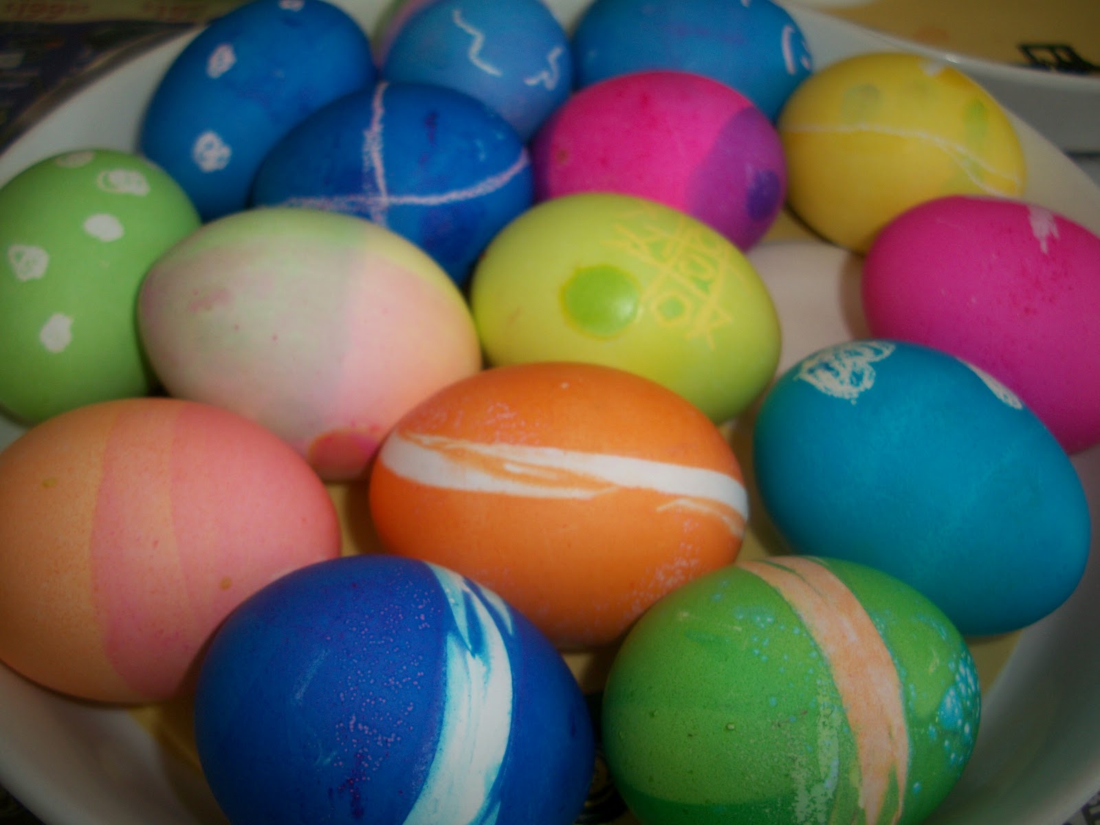 Pams Party & Practical Tips: Fun Egg Coloring Technique
