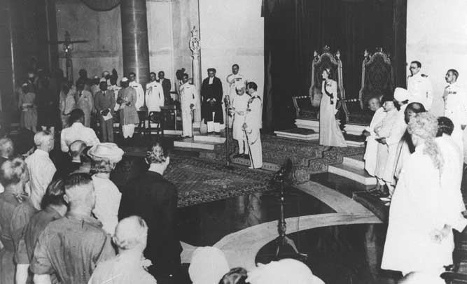 Lord Mountbatten swears in Pandit Jawaharlal Nehru as the first Prime ...