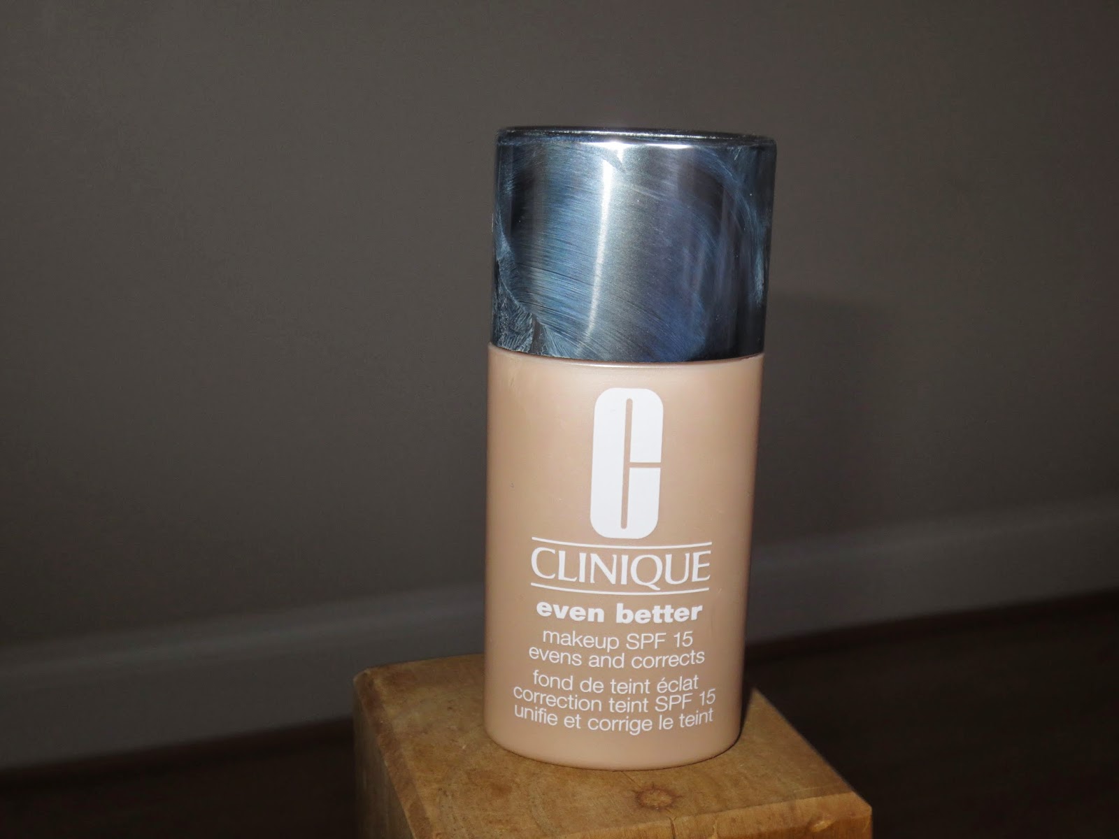 moonlight mouse: Clinique Even Better Foundation 01 Alabaster Review