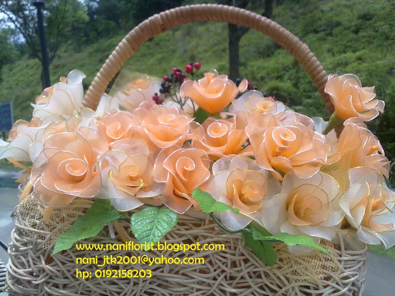 Nani Florist: BUNGA PAHAR STOKIN OREN PUTIH.. tempahan dari NADIAH