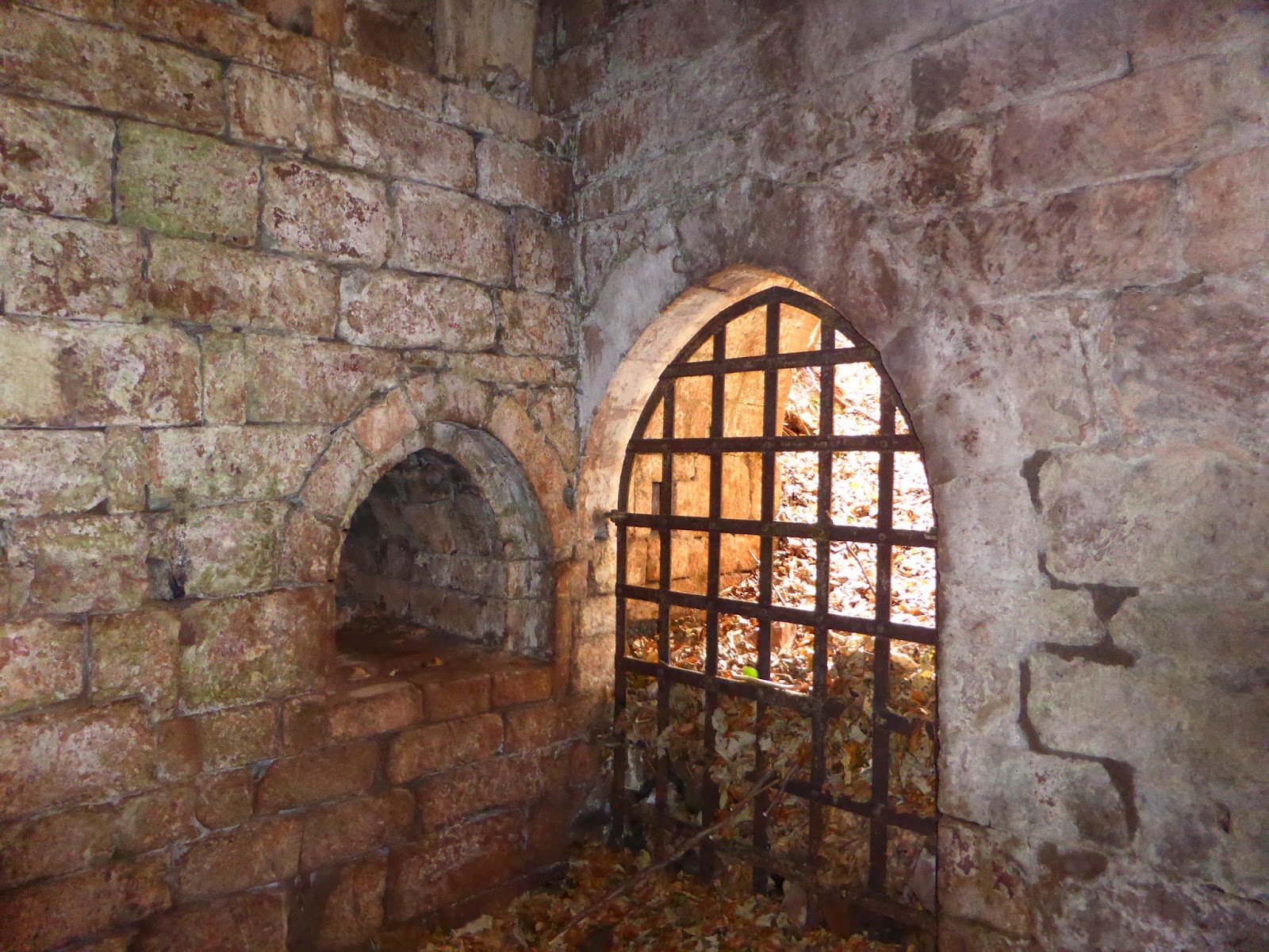 MTB Innerwick Stravaiger: The Goblin Ha' - Yester Castle.