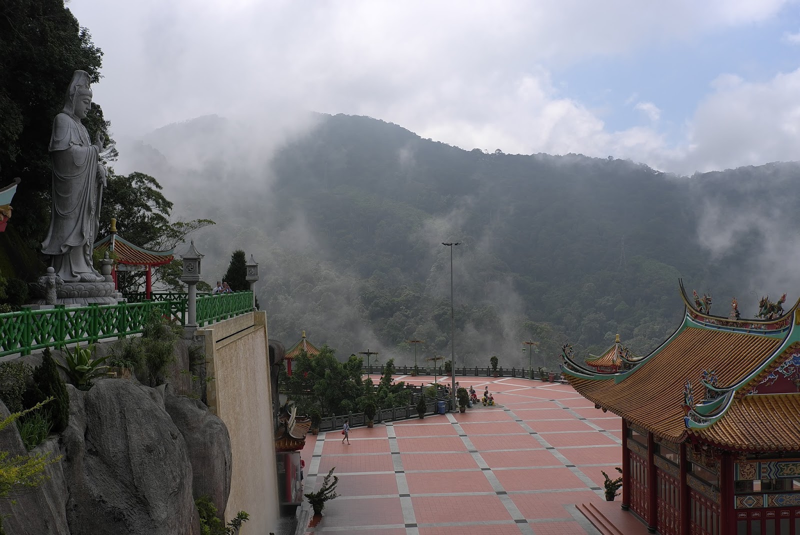 JE TunNel: CHIN SWEE Caves Temple 清水岩庙 @ ResortsWorld Genting is a Must ...