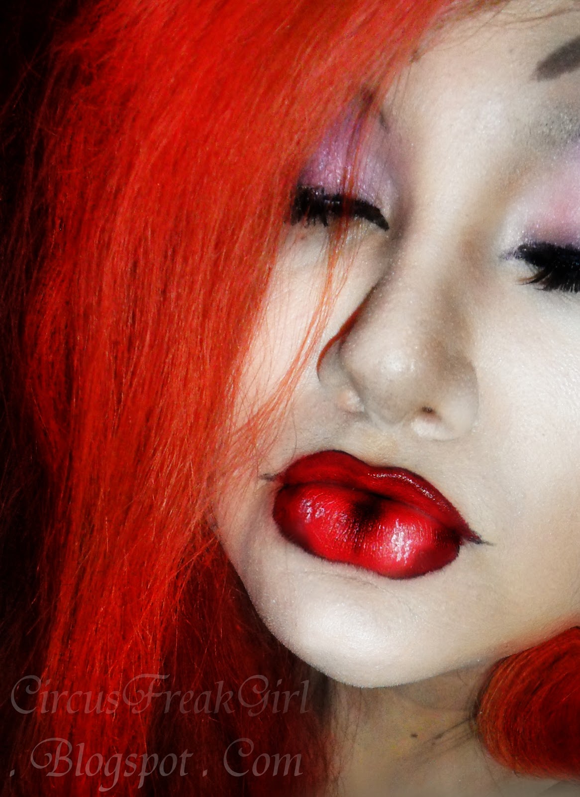 ĦΔŇŇΔβΔŁ ΜΔŘƗ€: Jessica Rabbit Makeup Look
