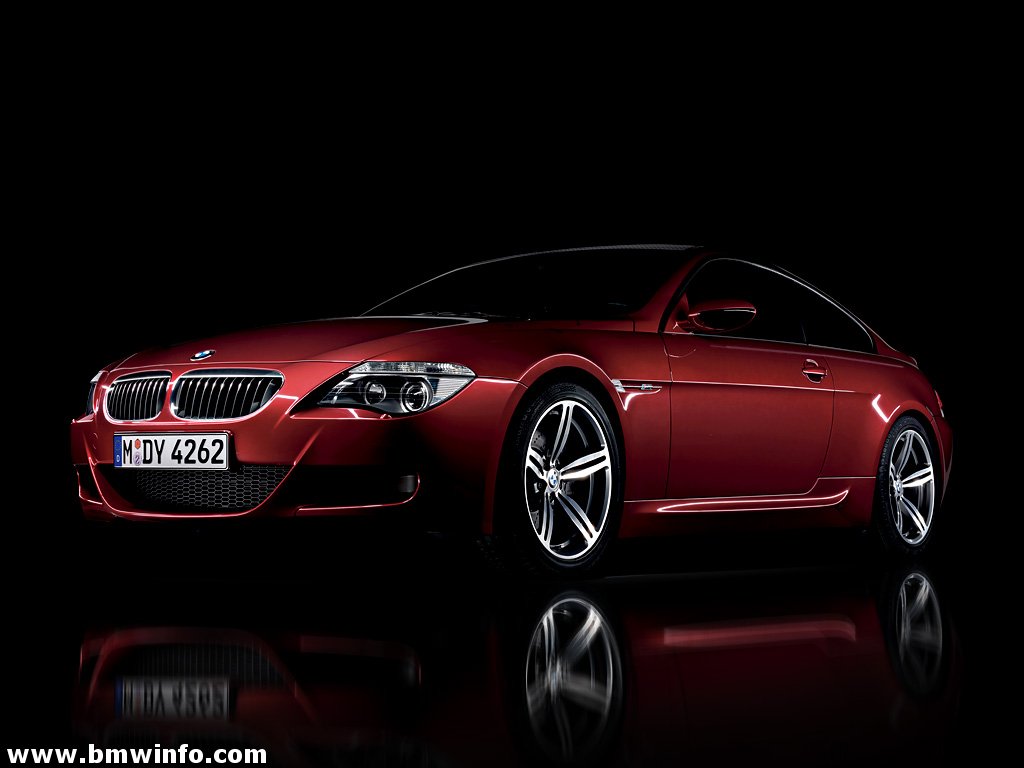 SPORT CAR: BMW M6 E63 2004