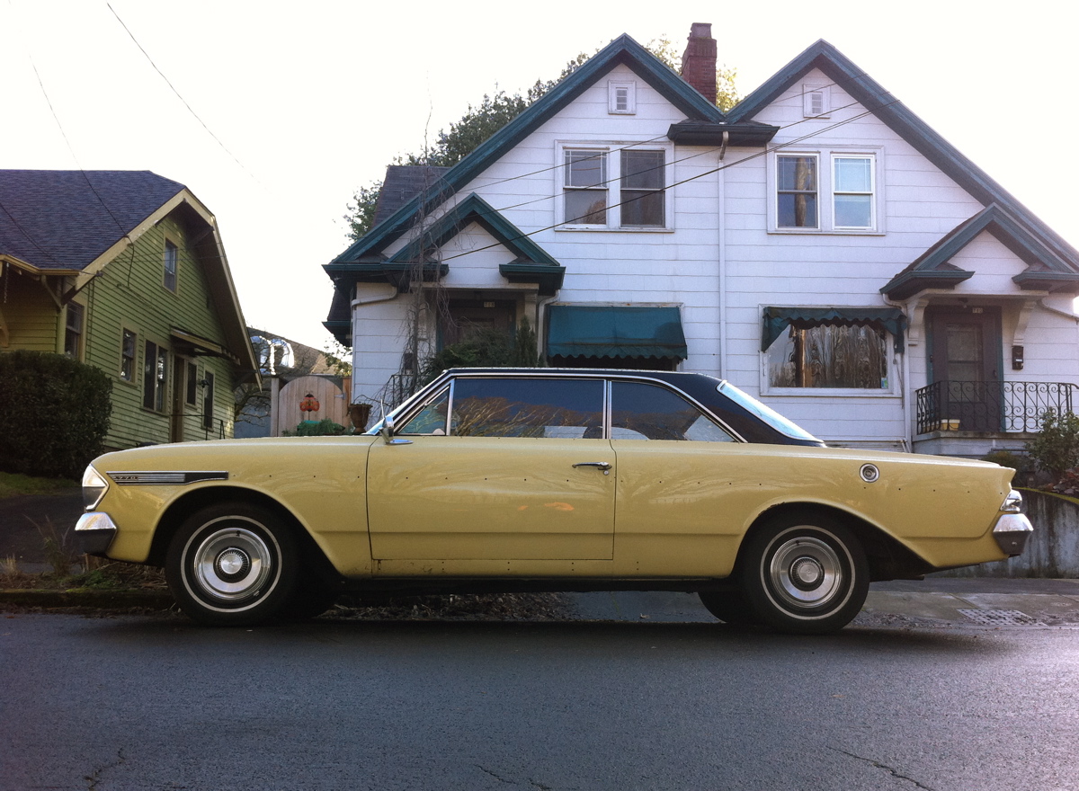 OLD PARKED CARS.: 1964 Rambler Classic 770.
