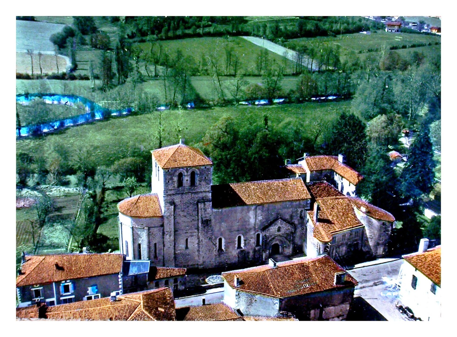 ALLOUE 16490: ALLOUE - VUES AERIENNES