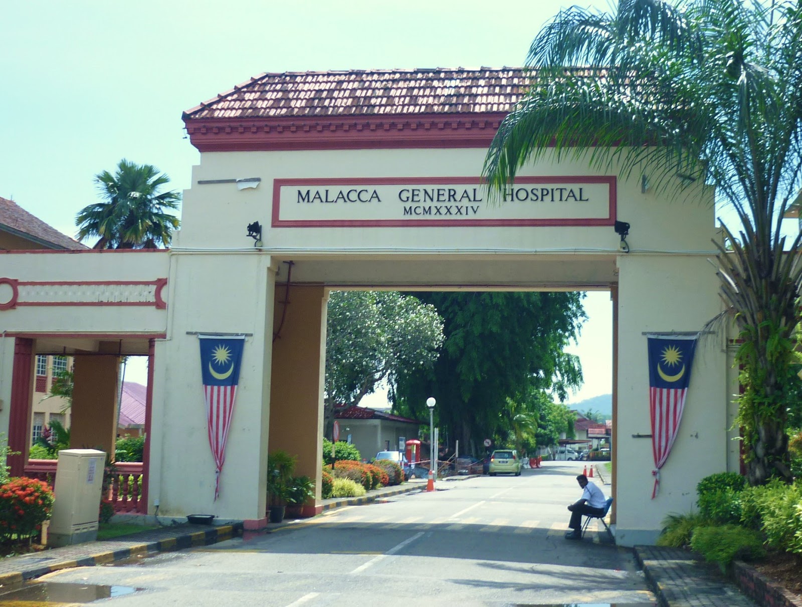Teluk Bergendang Pantai Menari: Hospital Melaka & Memory Lane