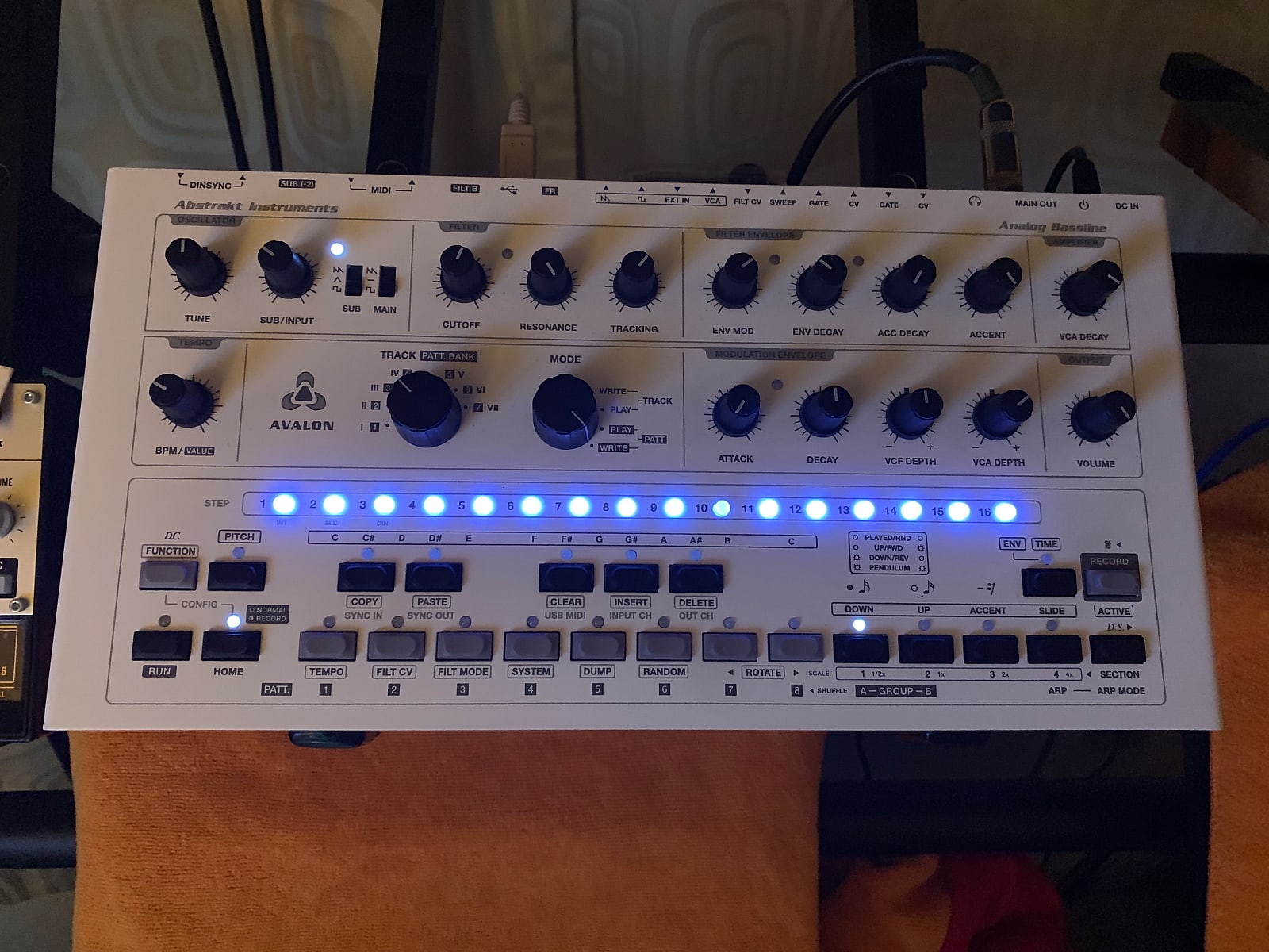 MATRIXSYNTH: Abstrakt Instruments Avalon White