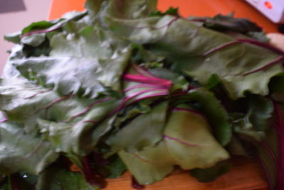 Tortilla de Hojas de Remolacha y Patatas