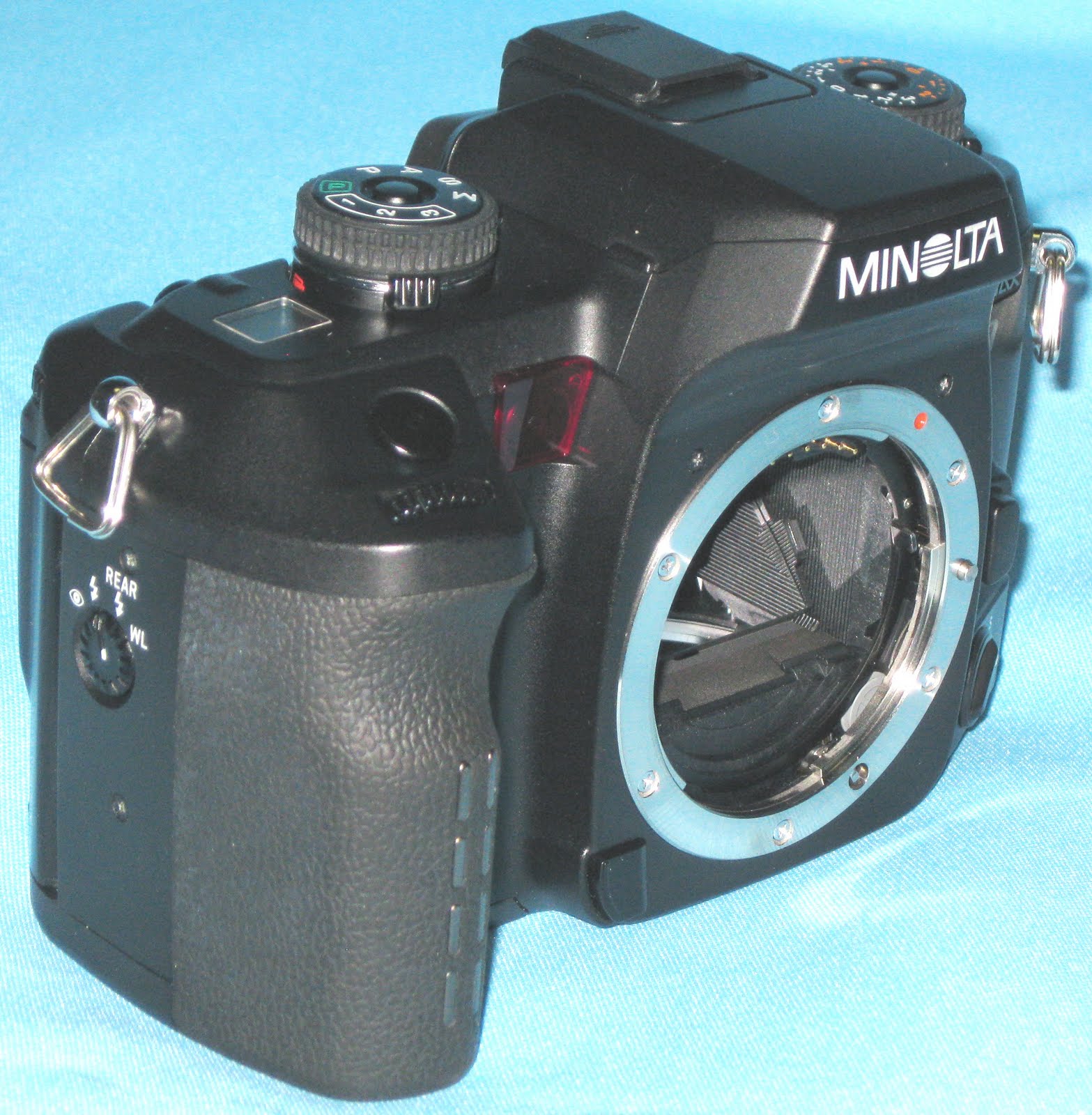 The Chens: The User's Review: Minolta Dynax 7 35 mm SLR Camera