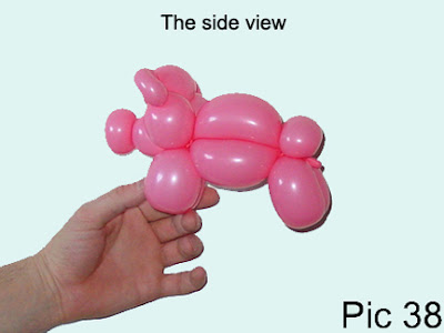 CLASSICAL: One balloon pig