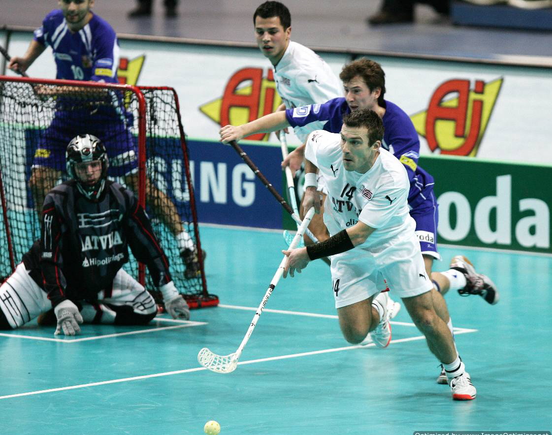 UNIVERSITY OF MALAYA 3-on-3 FLOORBALL FACEOFF 2013: Some pictures of ...