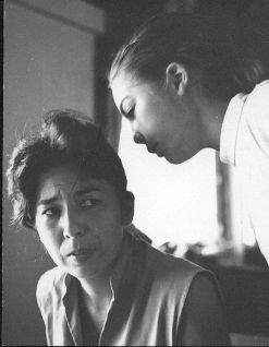 NOTICIAS Y EFEMERIDES MUSICALES Y DEL CINE: MUERE TOSHI SEEGER, ESPOSA ...