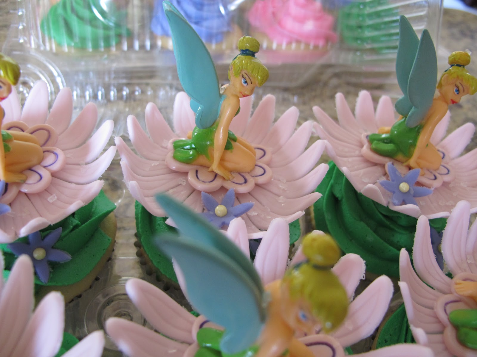 Seriously Sweet: Tinkerbell cupcakes for Marin