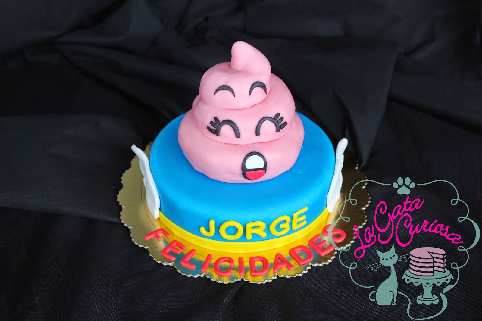 La Gata Curiosa: TARTA FONDANT CACA DE ARALE