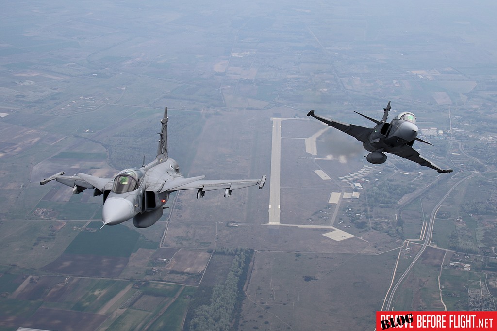 MEET HUNGARIAN GRIPENS AT 15,000 FEET - Blog Before Flight - Aerospace ...