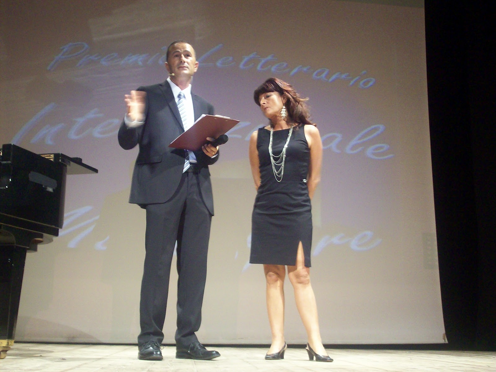 Come la luna di giorno - Il blog di Giusy Cafari Panico: ottobre 2012