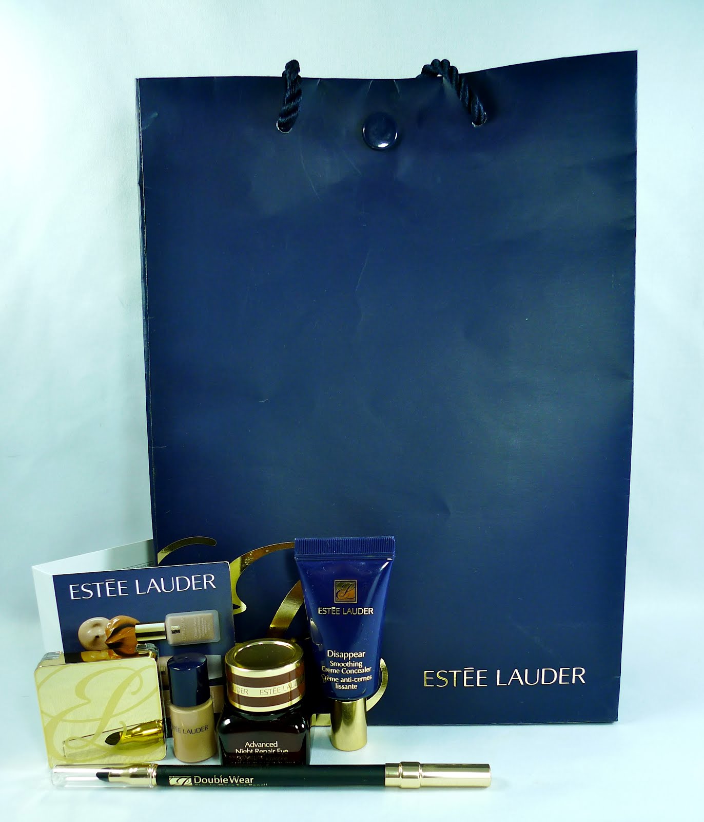 Estee Lauder's new counter at the Shangri-La Mall+New Double Wear line ...