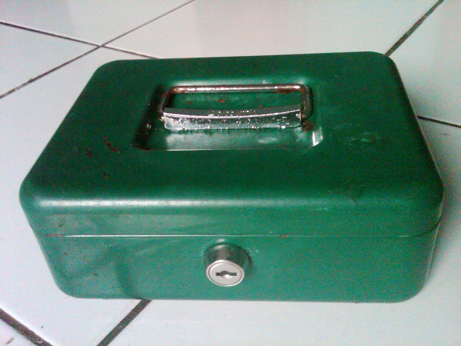 Koleksi Barang Bekas Unik: Box Besi Brabantia