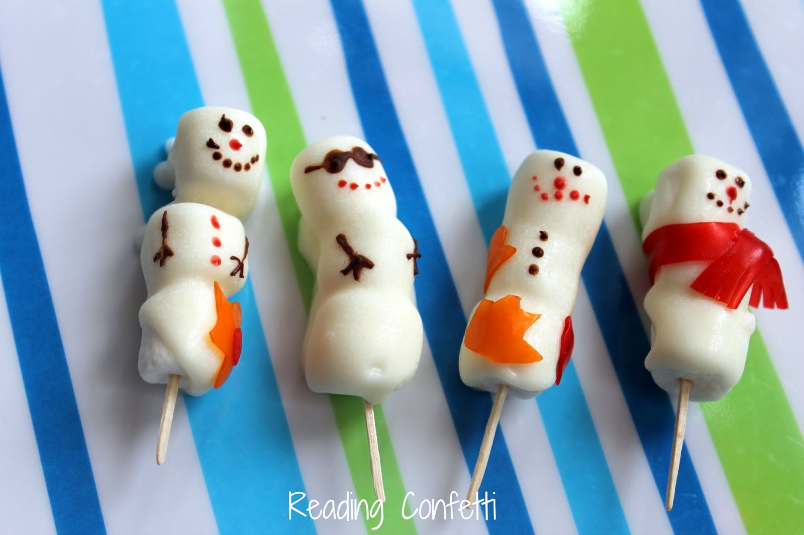 Mini Marshmallow Snowman Treats ~ Reading Confetti