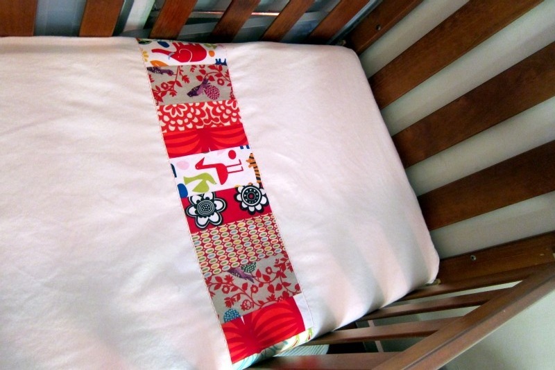 mangolime: Patchy Cot Sheet Tutorial and a giveaway!