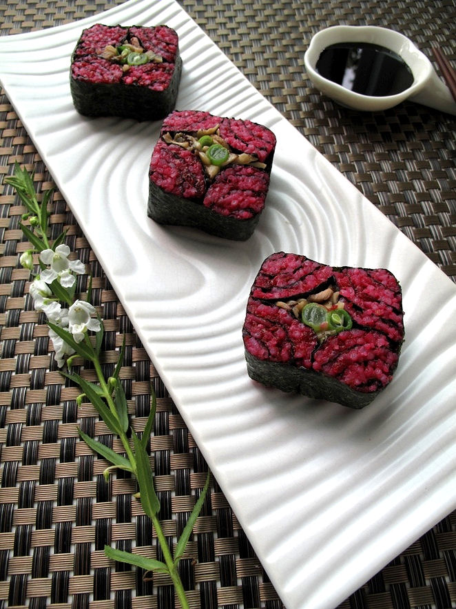 Foodiva's Kitchen: 5-Star Makeover: Beetroot Shikai Maki with Shiitake ...