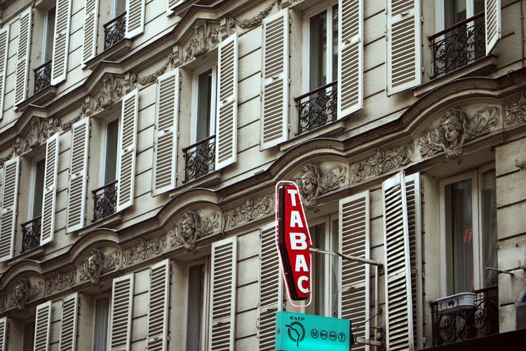 Urban patterns and matters: Paris in colors part I