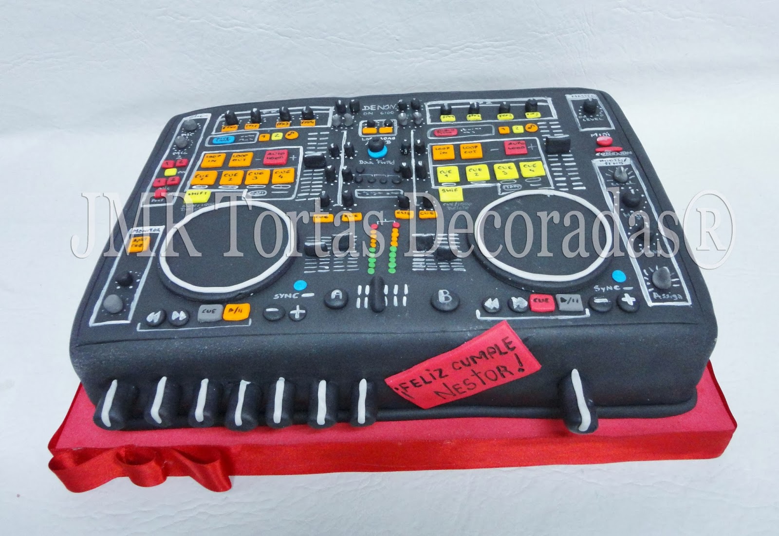Torta Consola Dj | JMR Tortas Decoradas