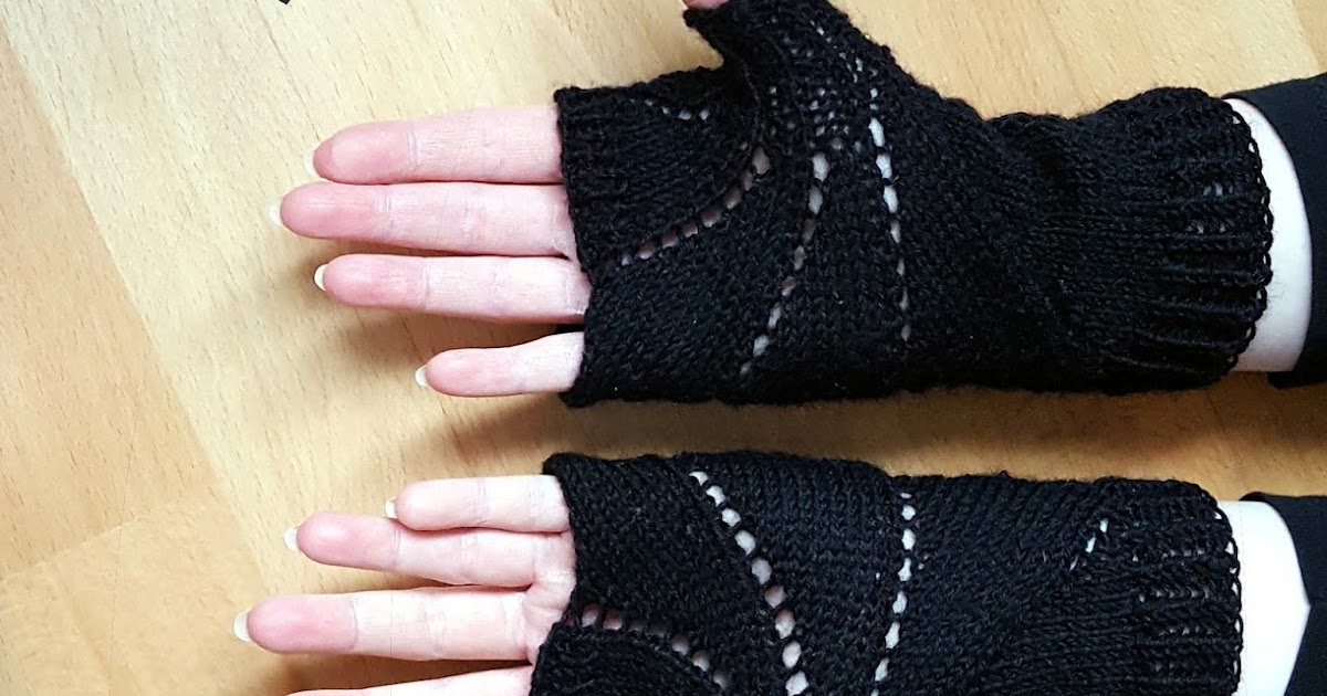 Knitting and so on: Bat Mitts