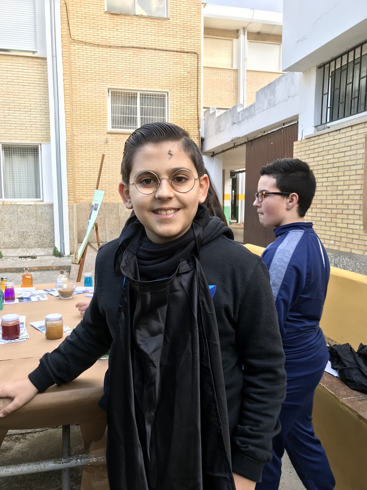 Con letras: III FERIA DE MAGIA EN EL IES JOSÉ CADALSO