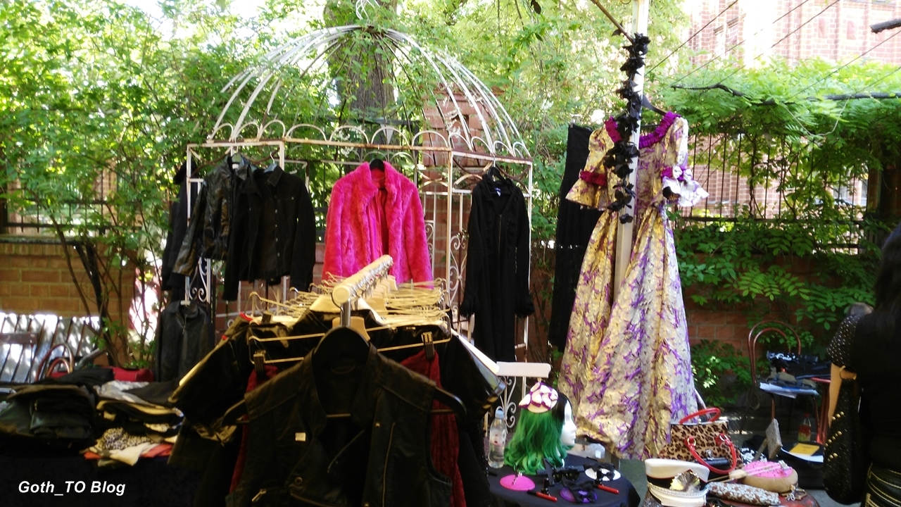 Goth_TO (Mary's blog): Dark Market: the gothic oriented flea market in ...