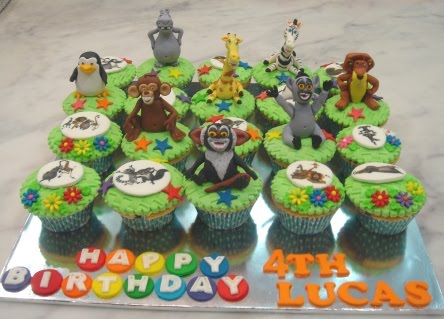 Yochana's Cake Delight! : Madagascar Cupcakes
