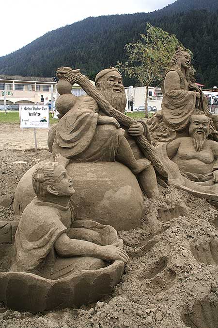 Amazing sand castles creations - awesome contest