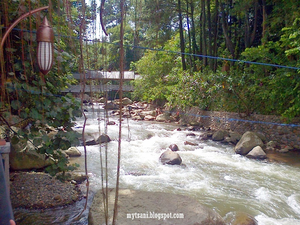 Cimory Riverside Bogor, Restoran dengan View Sungai di kawasan Puncak ...