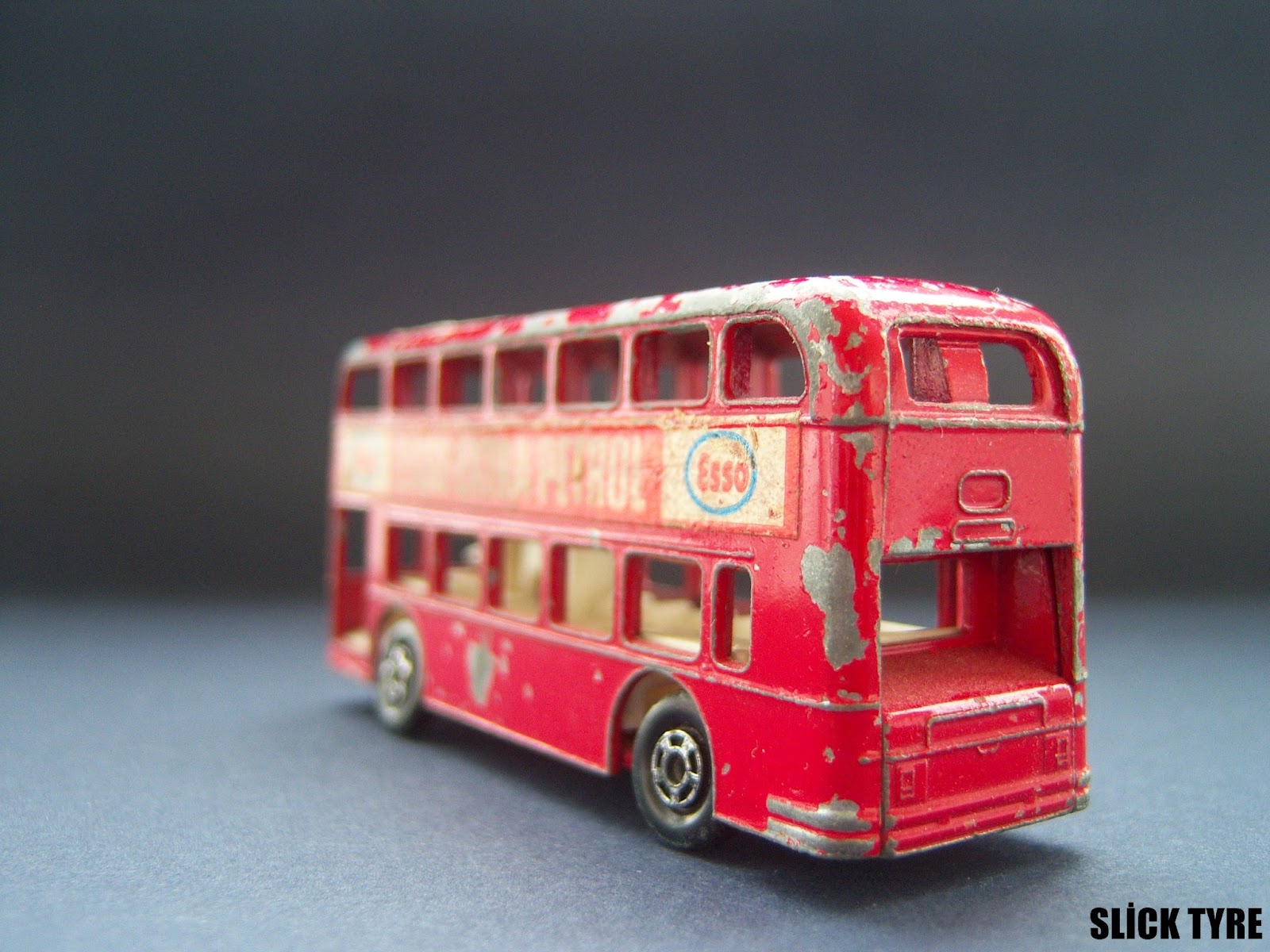 Slick Tyre Diecast Car Collection: MATCHBOX - DAİMLER BUS -Red ESSO