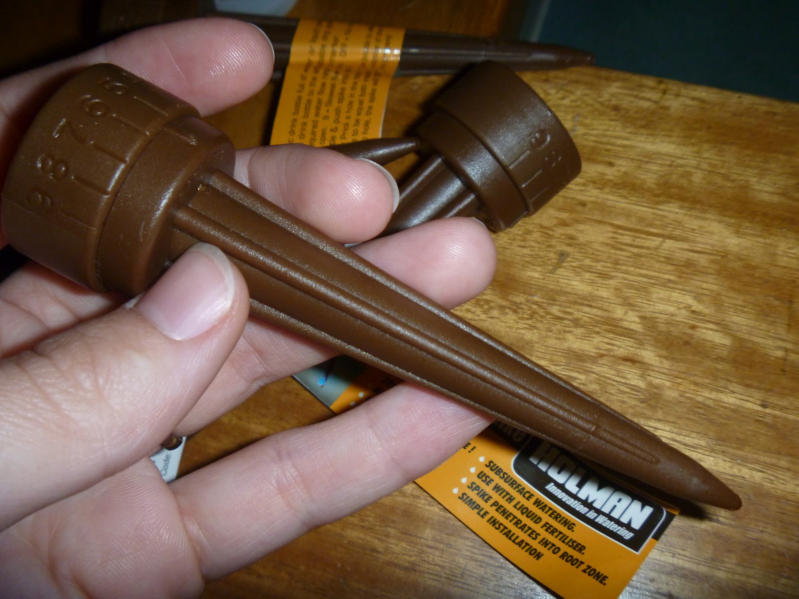 Adjustable drip spike for watering plants