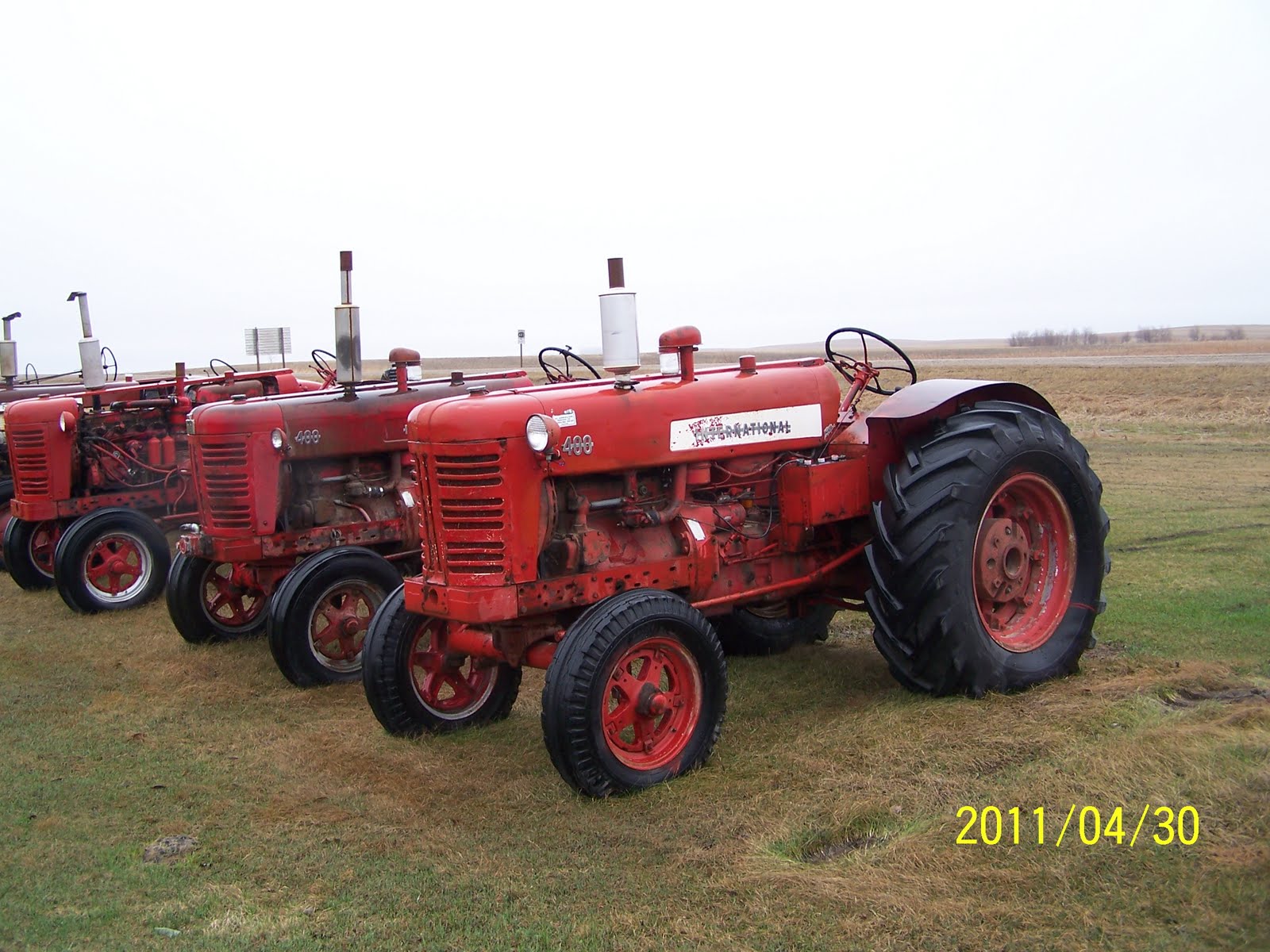 DIFFERENT COLOURED JUNK: International W 400