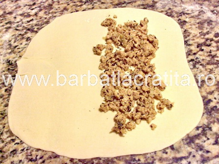 Şuberek (plăcintă cu carne şi mentă) | Rețete BărbatLaCratiță