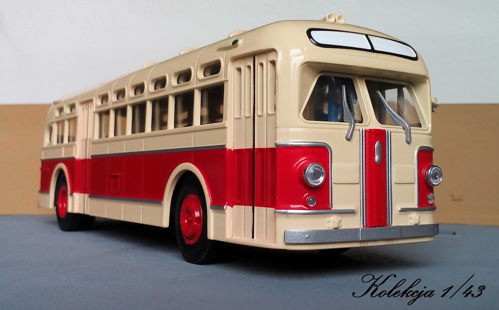 Kolekcja 1:43: ZiS 154 Classicbus