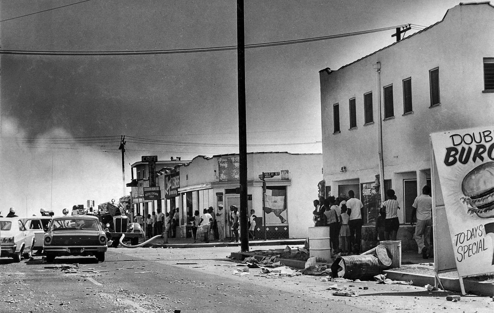 50 Years Ago Today: 28 Historical Photographs From the Watts Riots in ...
