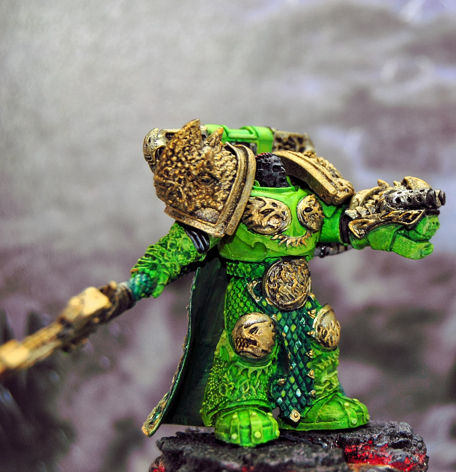 King in Yellow: Vulkan, Primarch of the XVIII Legion - Salamanders ...