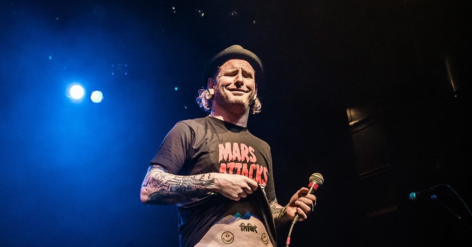 Corey Taylor revela los primeros detalles de su nueva máscara