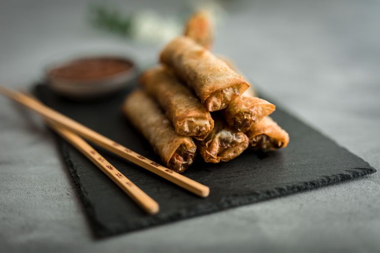 COOKam i guštam: Proljetne rolice s mljevenim mesom i umakom