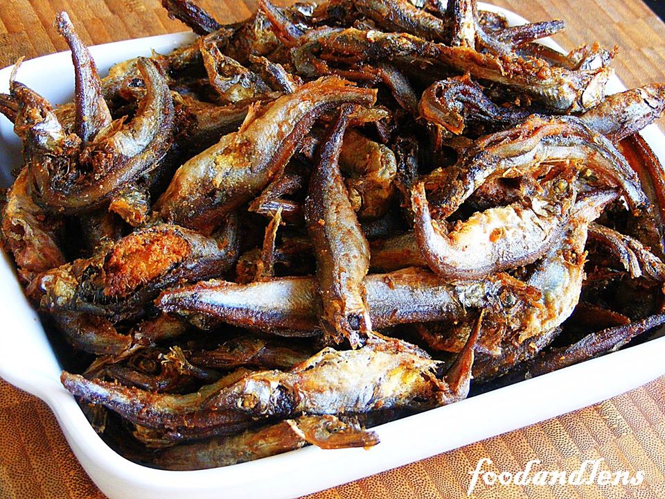 Food and lens: Fried Smelt Fish.