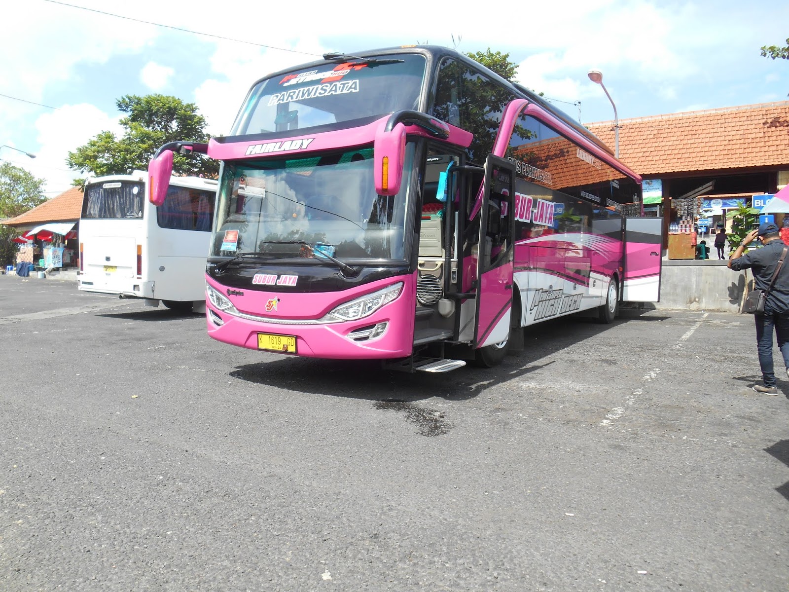 Foto Bus Indonesia