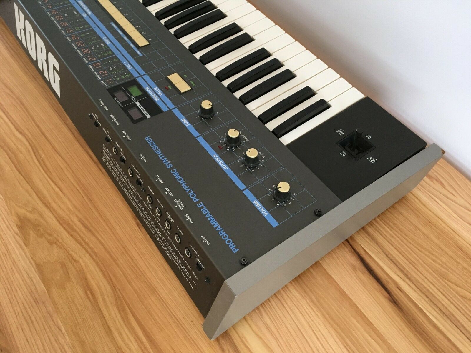 MATRIXSYNTH: KORG Poly 61 Programmable Polyphonic Synthesizer