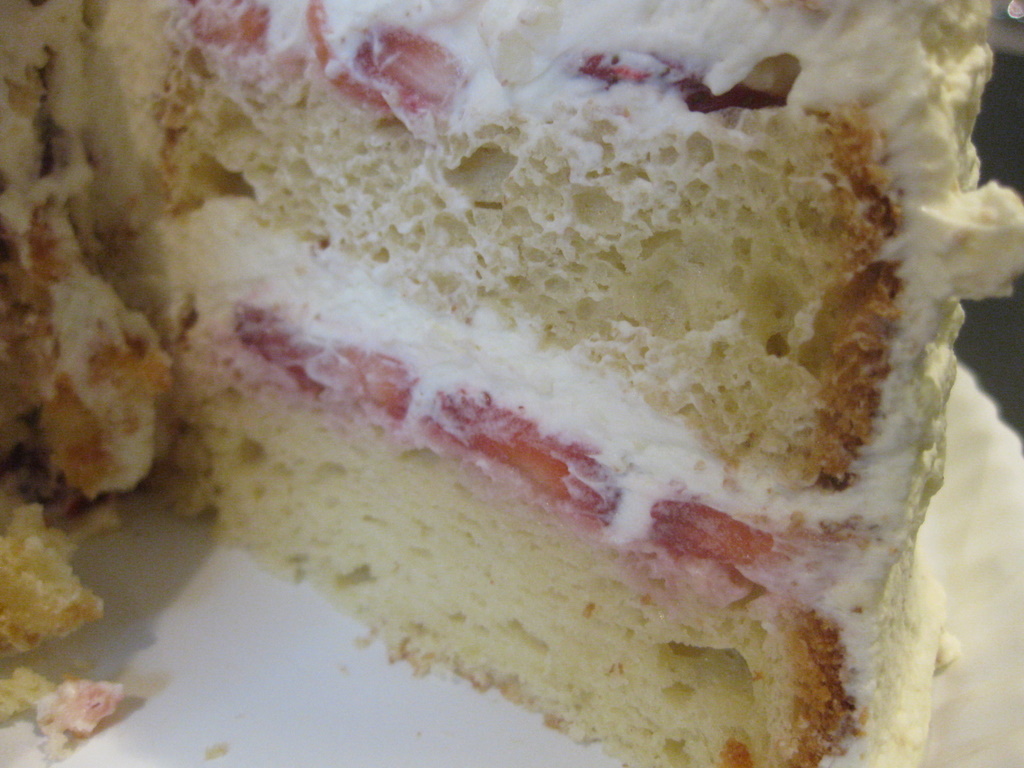 Tooling Up: Chinese bakery style strawberry cream cake