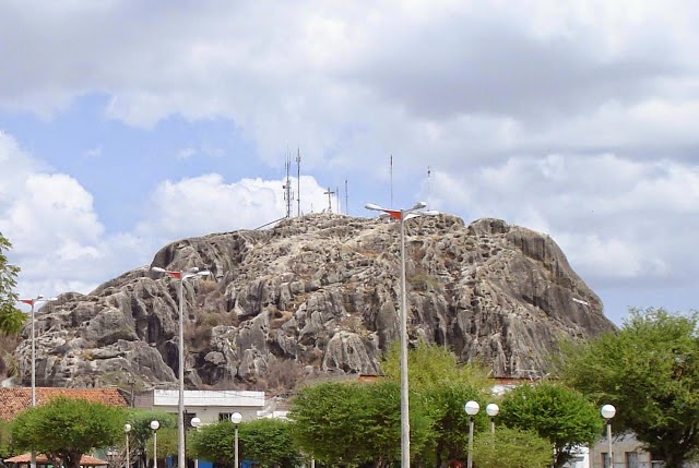 Quixadá Turismo & História: Pedra do Cruzeiro
