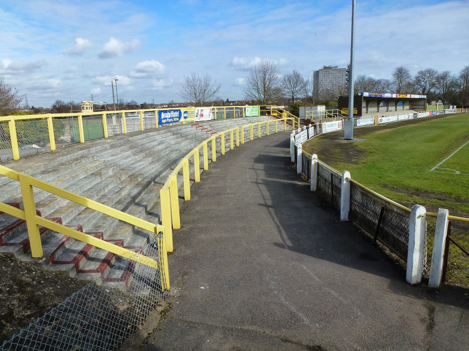 Extreme Football Tourism: ENGLAND: Sutton United FC